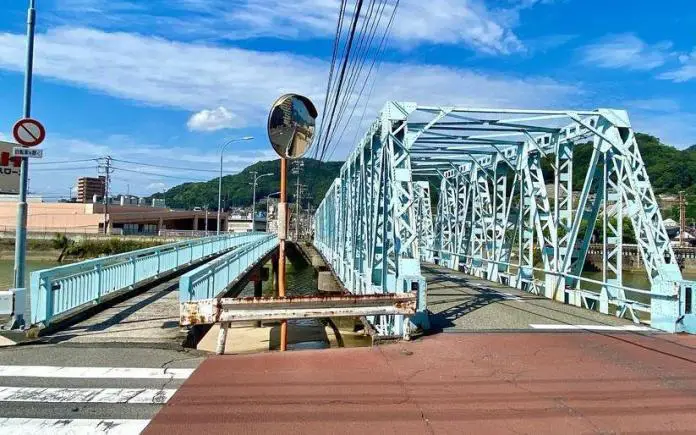 Structural Analysis and Design of Truss Bridges - Structville