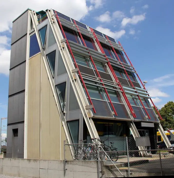 Fibre-reinforced Polymers in Construction - Structville